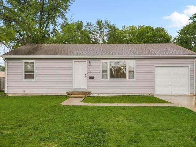 903 NE 67th Pl, Gladstone, MO 64118