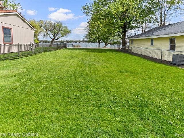 903 S. Lake Drive