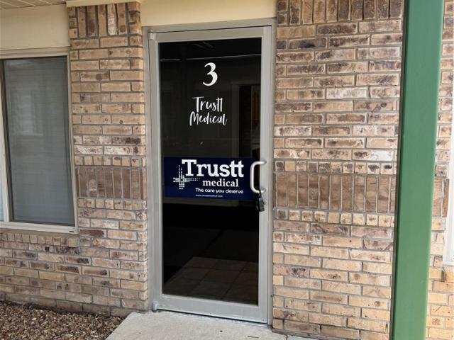 903 SE 28th Street Suite 3