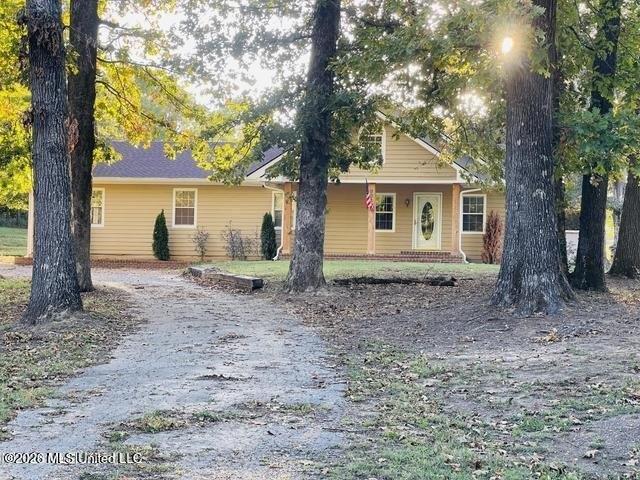 903 Shinault Rd, Byhalia, MS 38611