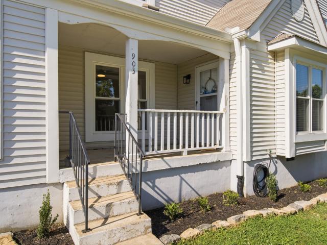 903 Rachels Pl