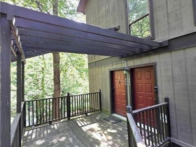 903 River Run Dr, Atlanta, GA 30350