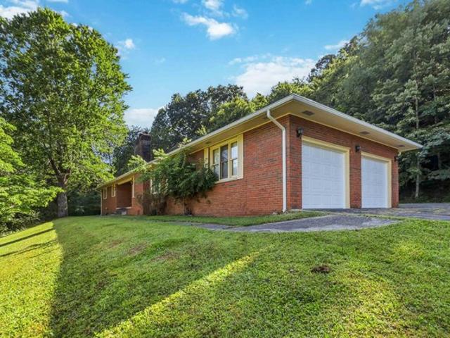 903 W 7th St, Corbin, KY 40701