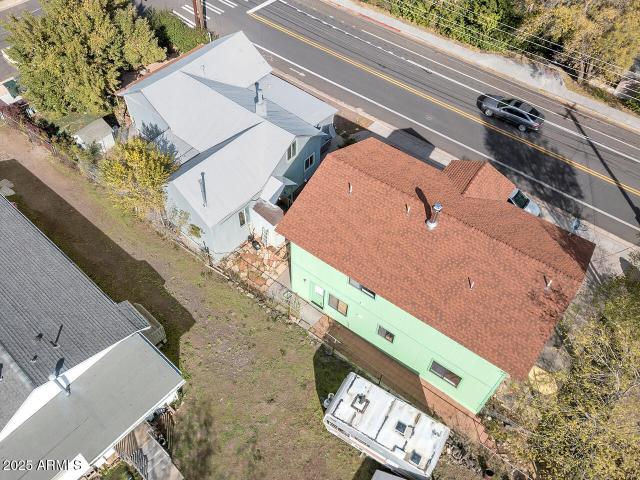 903 W CLAY Avenue