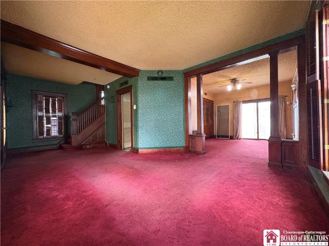 903 W Henley Street