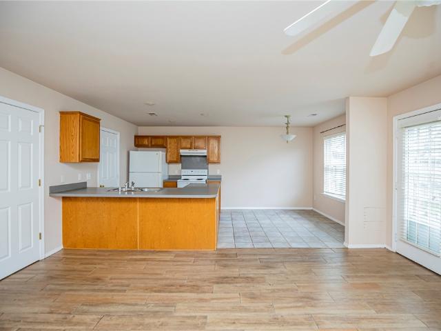 903 W Peachtree Drive