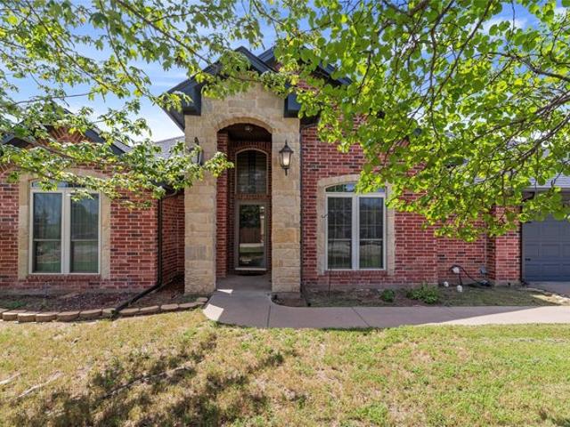 903 Winding Rd, Granbury, TX 76049