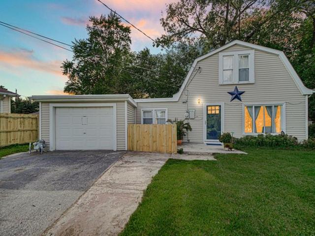 9044 Kennedy Ave, Highland, IN 46322
