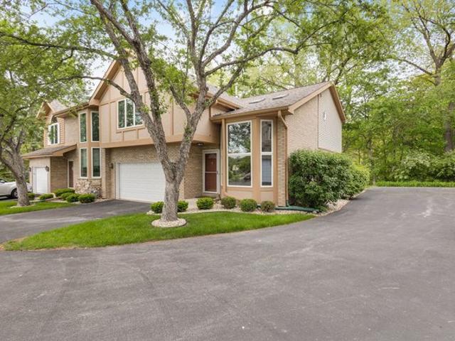9045 Archer Ave, Willow Springs, IL 60480