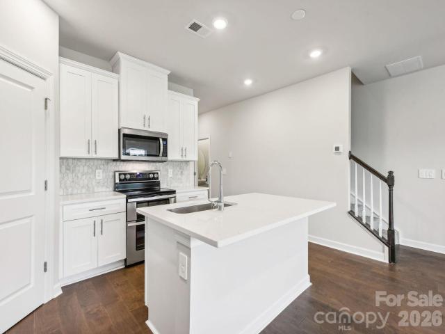 9045 Foggy Brook Loop