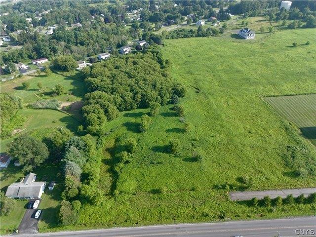 9046 Tibbitts Rd, New Hartford, NY 13413
