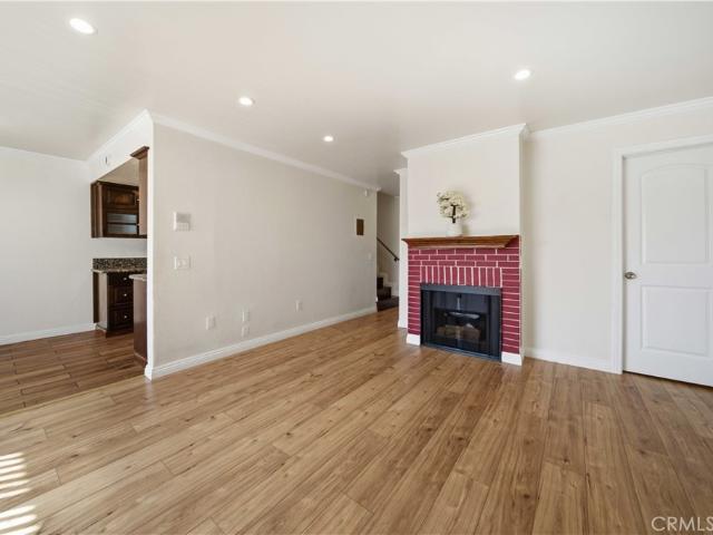 9047 Langdon Ave 6