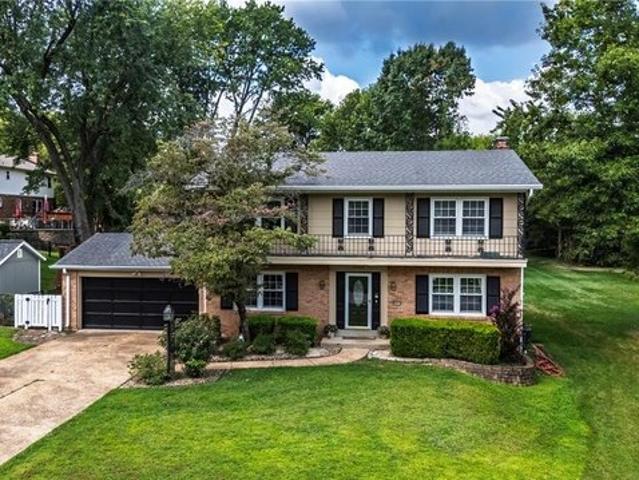 9047 Lowill Ln, Crestwood, MO 63126