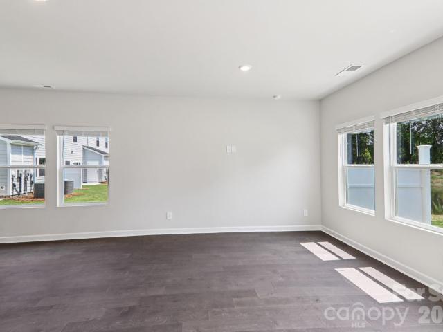 9048 Foggy Brook Loop