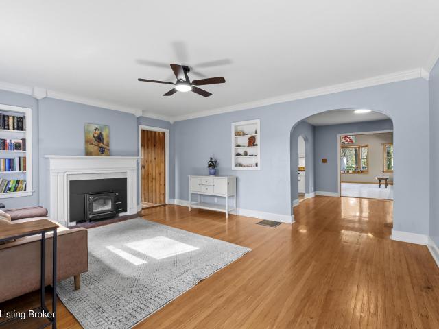 9049 Fern Creek Rd
