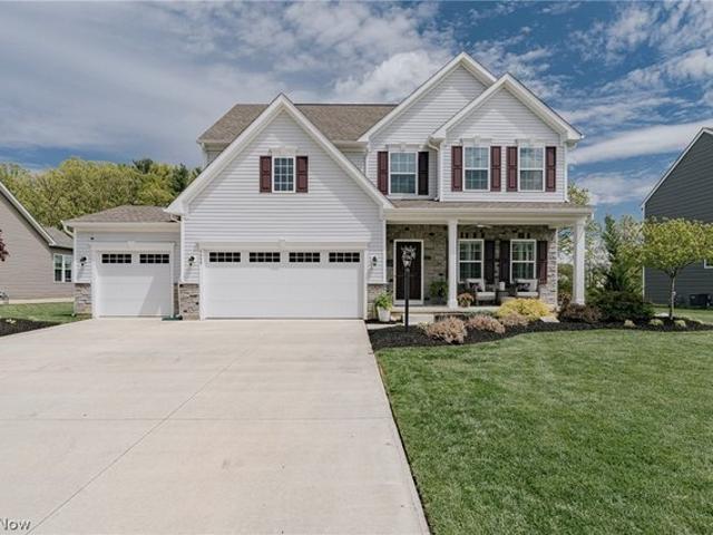 9049 Winfield Ln, North Ridgeville, OH 44039