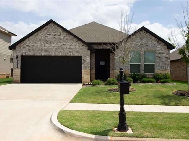 9040 NW 149th Ter, Yukon, OK 73099