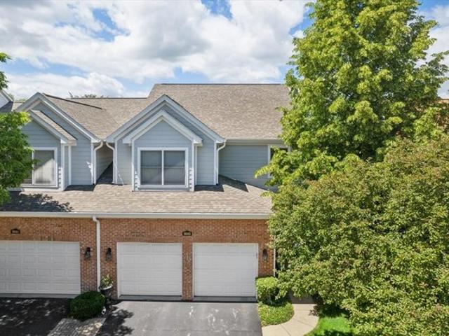 9040 Falcon Greens Dr, Crystal Lake, IL 60014