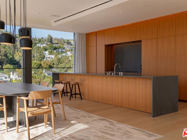9040 W Sunset Boulevard 1001