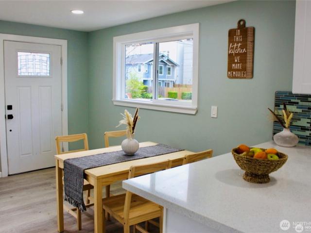 9040 17th Ave SW, Seattle, WA 98106 | MLS #2556