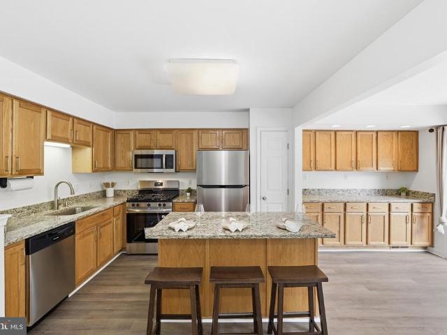 9041 Falcon Glen Court