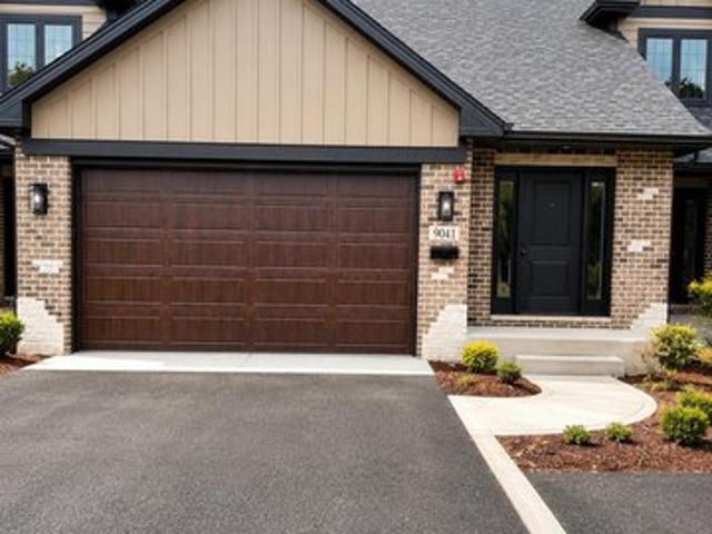 9041 W 111th St, Palos Hills, IL 60465