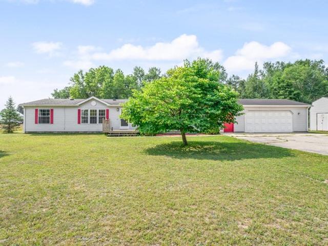9041 7 Mile Rd, Evart, MI 49631