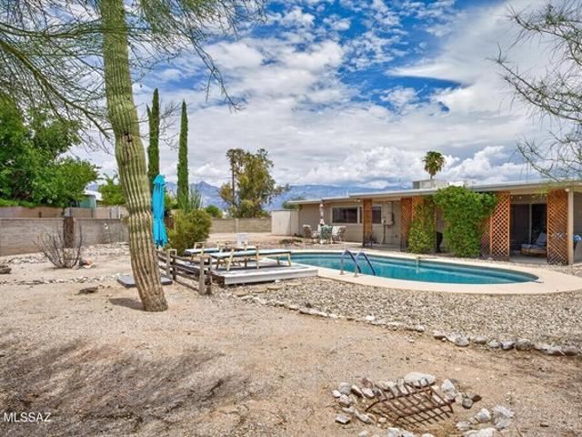 9042 E 5th St, Tucson, AZ 85710