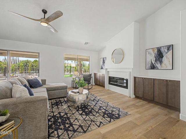 9043 E Coopers Hawk Drive