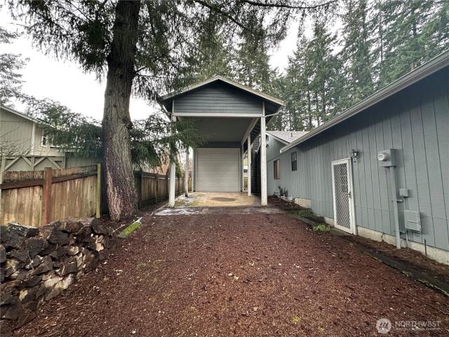 9043 3rd Way SE