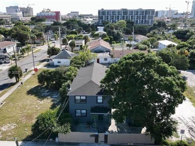 904 4th St, West Palm Beach, FL 33401