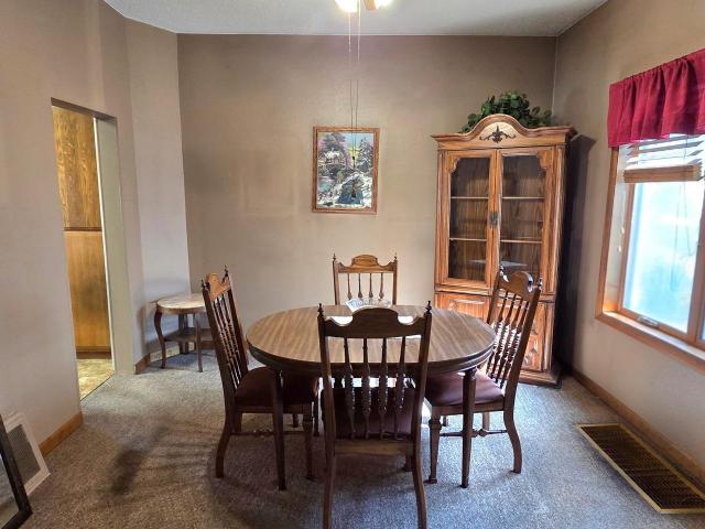 904 6th Street