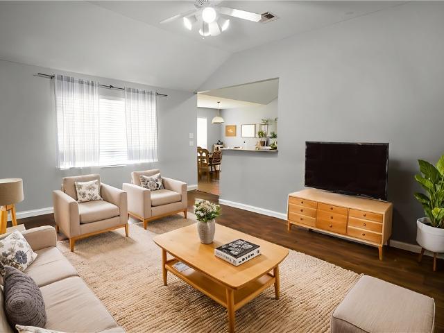 904 Crested Point Dr, College Station, TX 77845 | MLS #25012 | Compass