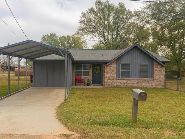 904 Becky St, Queen City, TX 75572