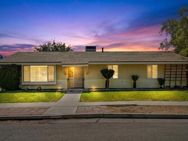 904 Bell Ave, Taft, CA 93268