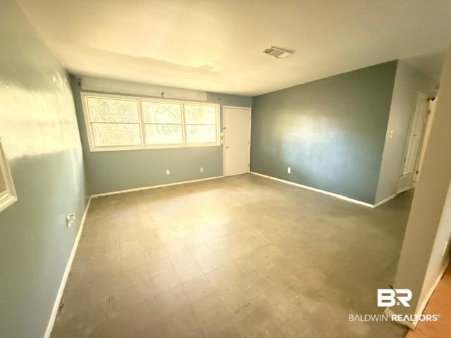 904 Dauphine Circle