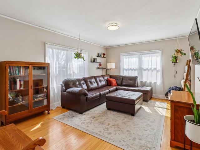 904 E 35th Street