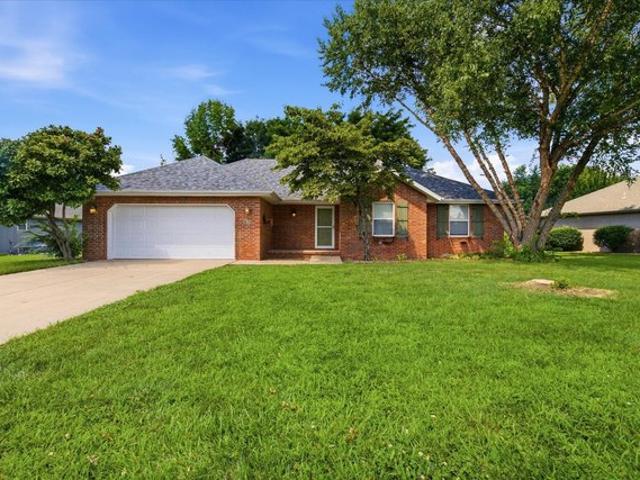 904 E Waterford Blvd, Ozark, MO 65721