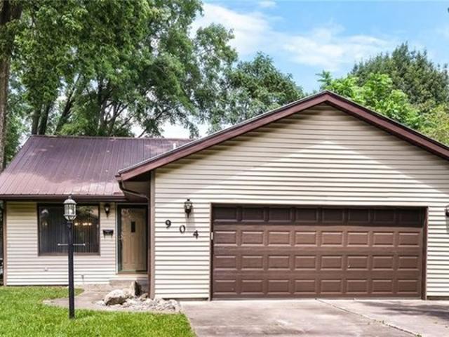 904 E California Ave, Urbana, IL 61801