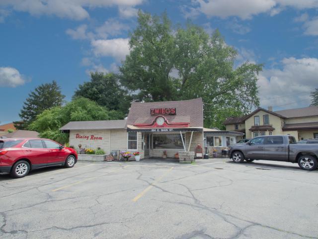 904 E Main St