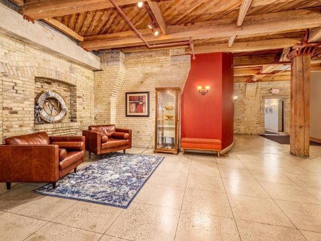 904 E Pearson St, Unit 107