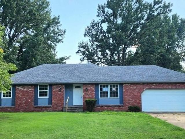 904 E Smith St, Springfield, MO 65803