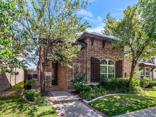 904 Enchanted Wood Dr, Arlington, TX 76005