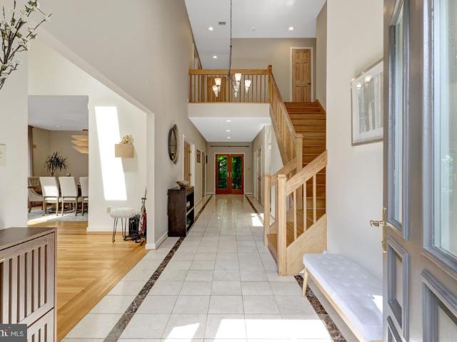 904 Falls Bridge Lane