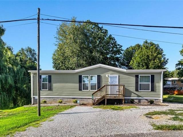 904 Ferguson Ln, Corydon, IN 47112