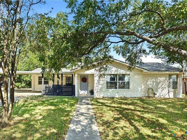 904 Kirk St, Taylor, TX 76574