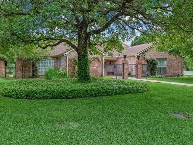 904 Holland St, Navasota, TX 77868