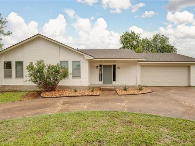 904 Holleman Dr, College Station, TX 77840