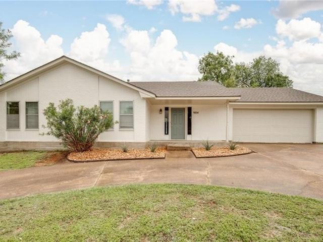 904 Holleman Dr, College Station, TX 77840