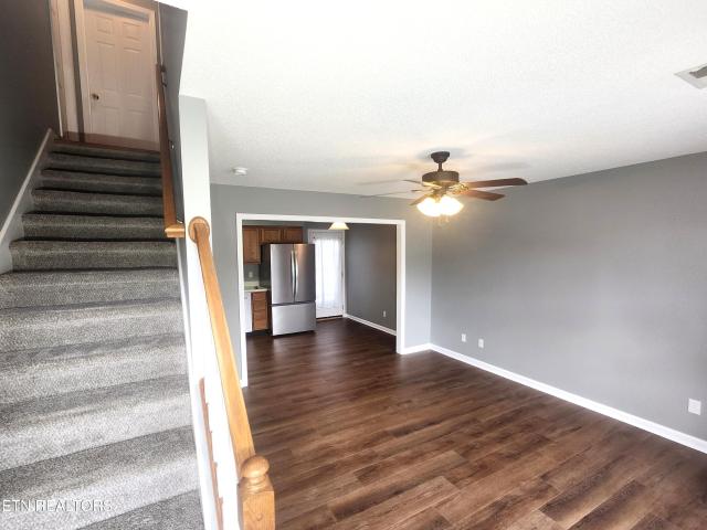 904 Hazelbrook Way